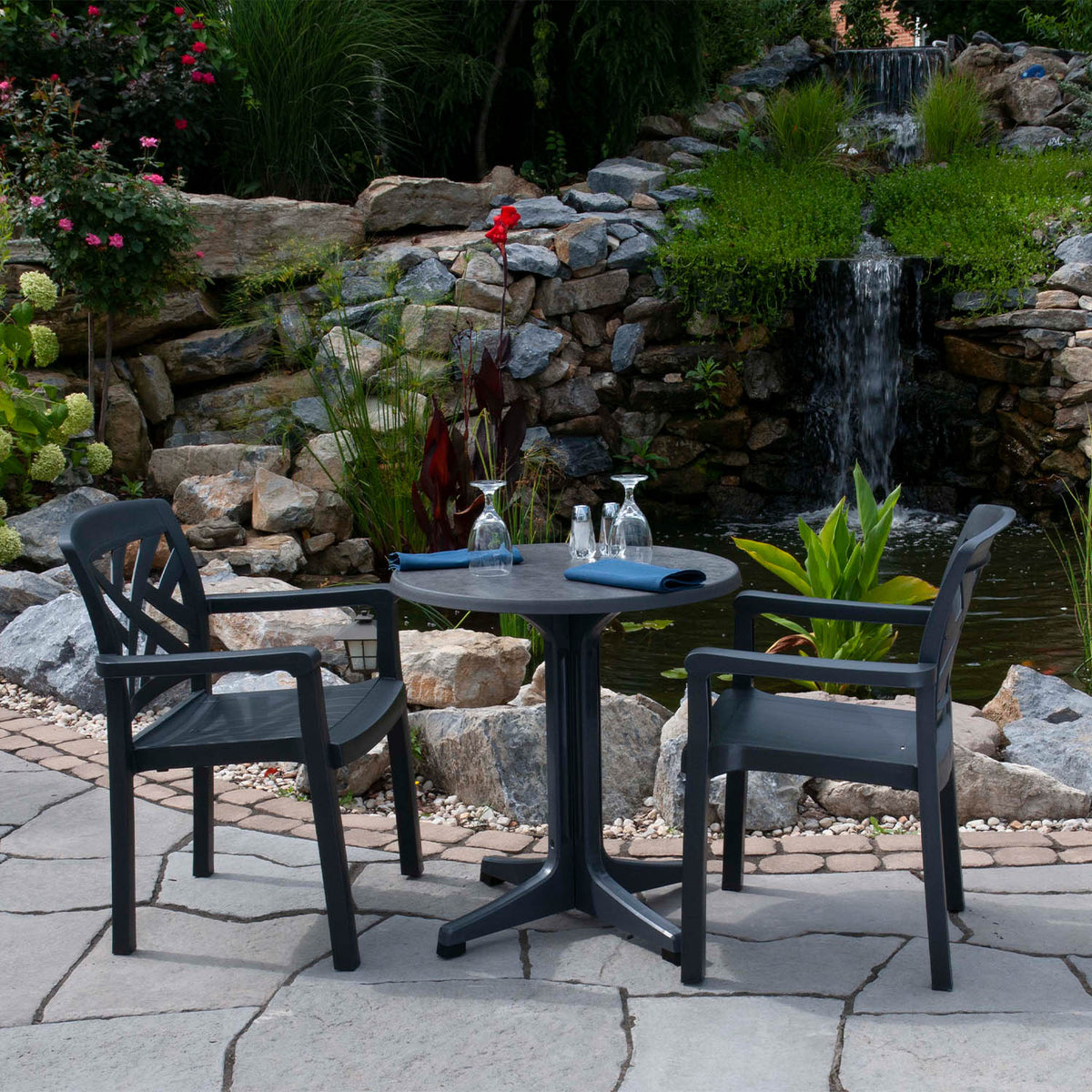 Omega 34" Round Table